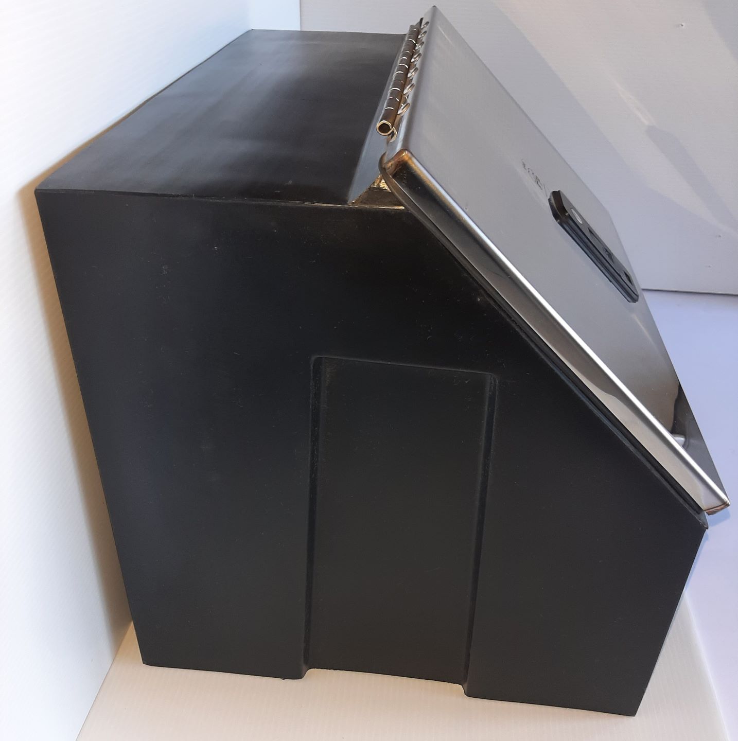 Sloping Toolbox - Stainless Steel Lid - Rhino Manufacturing NZ